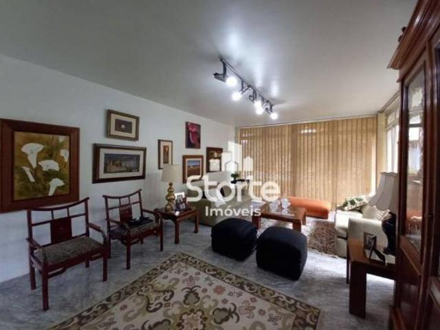 Casa para venda em Tabajaras, Uberlândia