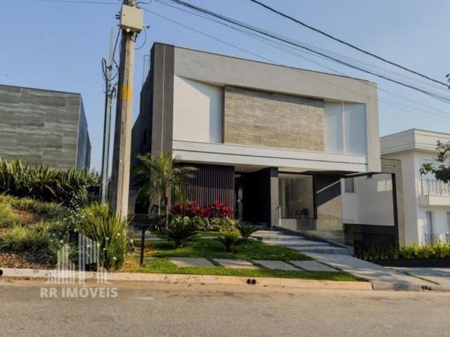 Casa para venda em Tamboré de 489.00m² com 4 Quartos, 4 Suites e 6 Garagens