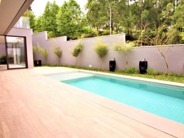 Casa para venda em Tamboré de 540.00m² com 5 Quartos, 4 Suites e 5 Garagens