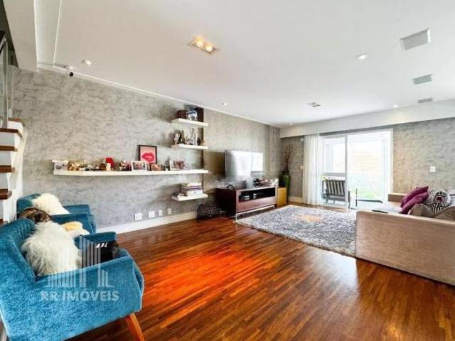 Casa para venda em Tamboré de 290.00m² com 4 Quartos, 2 Suites e 2 Garagens