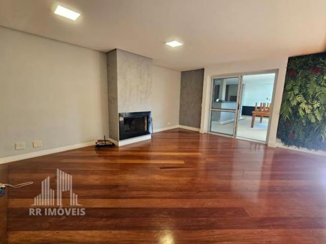 Casa para venda em Tamboré de 318.00m² com 4 Quartos, 1 Suite e 4 Garagens