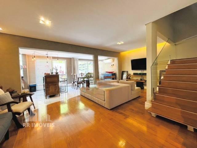 Casa para venda em Tamboré em Santana De Parnaíba São Paulo de 200.00m² com 3 Quartos, 1 Suíte e 4 Garagens