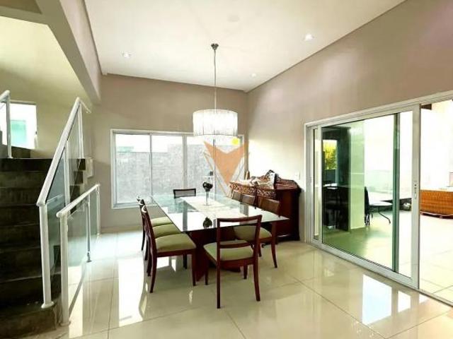Casa para venda em Tarumã de 10.00m² com 3 Quartos, 3 Suites e 4 Garagens