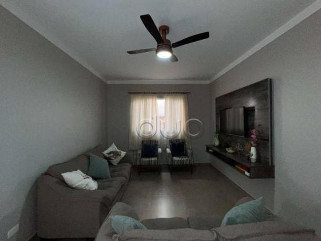 Casa para venda em Terra Rica de 190.00m² com 3 Quartos, 1 Suite e 2 Garagens
