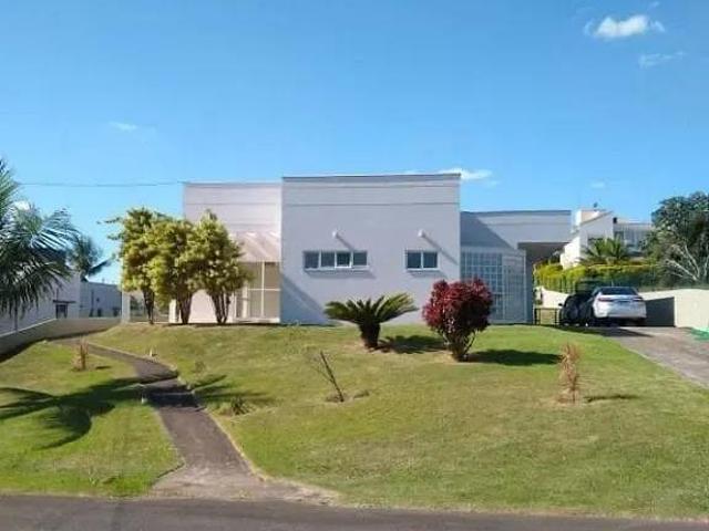 Casa para venda em Terras De Monte Serrat de 270.00m² com 3 Quartos, 1 Suite e 4 Garagens