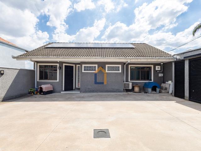 Casa para venda em Tingui em Curitiba Paraná de 240.00m² com 3 Quartos, 1 Suíte e 4 Garagens