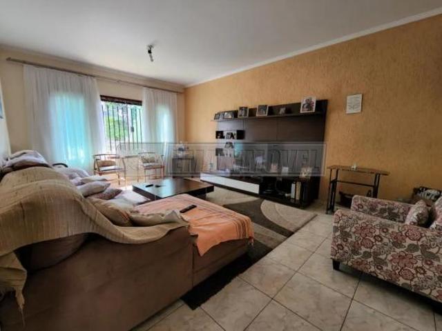 Casa para venda em Trujillo de 438.00m² com 3 Quartos, 3 Suites e 4 Garagens