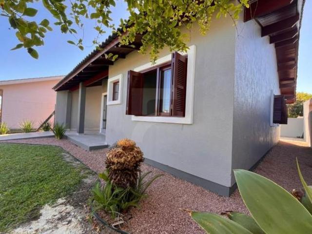Casa para Venda em Tramandaí, Nova Tramandaí, 3 dormitórios, 1 suíte, 2 banheiros, 1 vaga