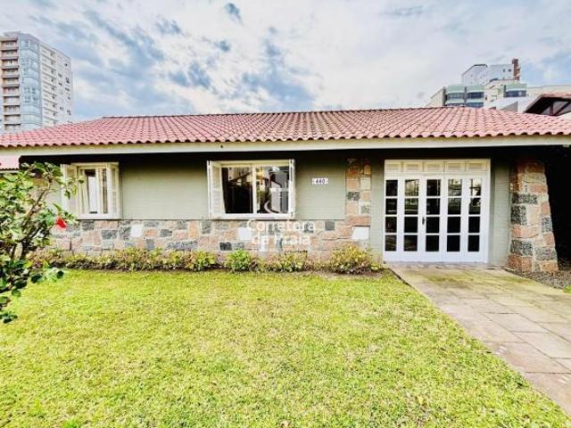 Casa para Venda em Tramandaí, Centro, 6 dormitórios, 2 banheiros, 3 vagas