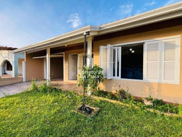 Casa para Venda em Tramandaí, Centro, 3 dormitórios, 1 suíte, 2 banheiros, 2 vagas