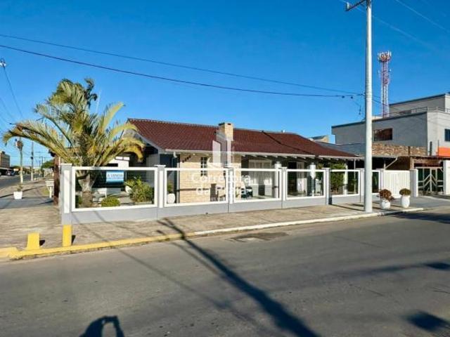 Casa para Venda em Tramandaí, Centro, 3 dormitórios, 2 suítes, 3 banheiros, 2 vagas