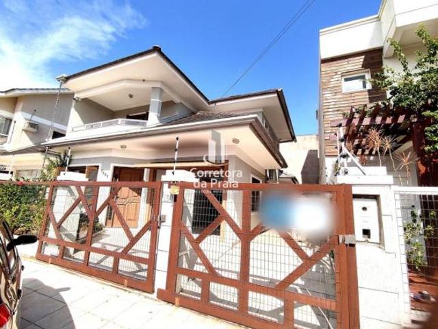 Casa para Venda em Tramandaí, Centro, 3 dormitórios, 2 suítes, 3 banheiros, 2 vagas