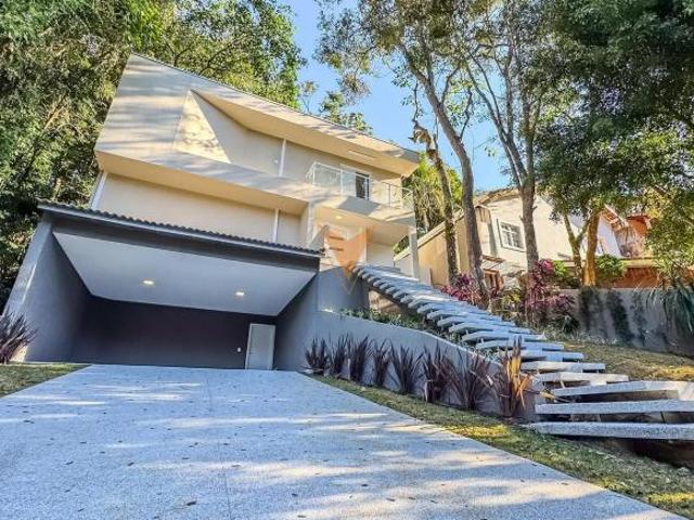 Casa para venda em Transurb de 10.00m² com 3 Quartos, 1 Suite e 3 Garagens