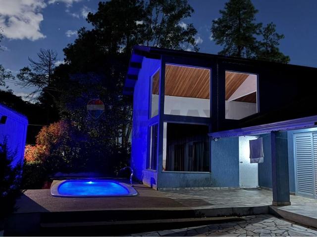 Casa para venda em Três Montanhas em Osasco São Paulo de 230.00m² com 4 Quartos, 1 Suíte e 4 Garagens