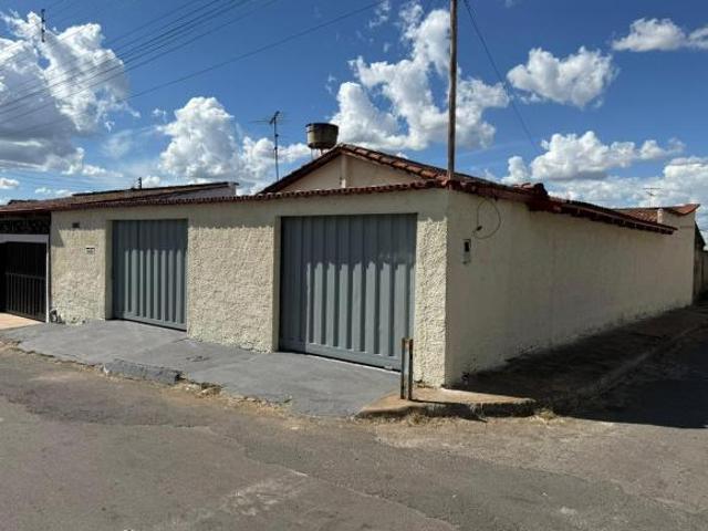 Casa para Venda em Trindade, Vila Barro Preto, 4 dormitórios, 2 banheiros, 4 vagas