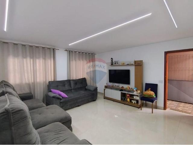Casa para venda em Tulipas em Jundiaí São Paulo de 246.00m² com 3 Quartos, 1 Suíte e 2 Garagens