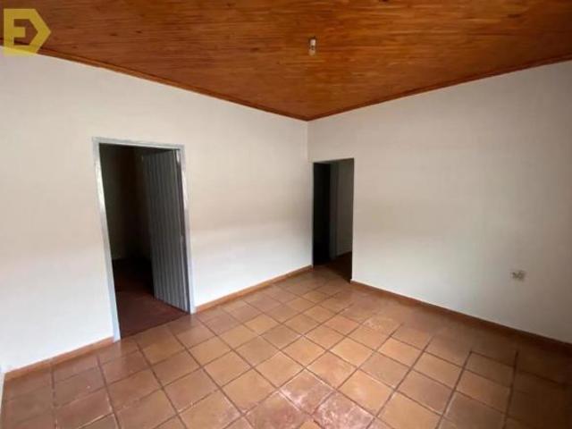 Casa para venda em Tv de 126.00m² com 4 Quartos e 2 Garagens