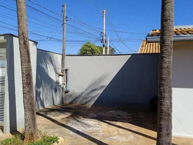 Casa para venda em Umuarama de 0.01m² com 3 Quartos e 1 Suite