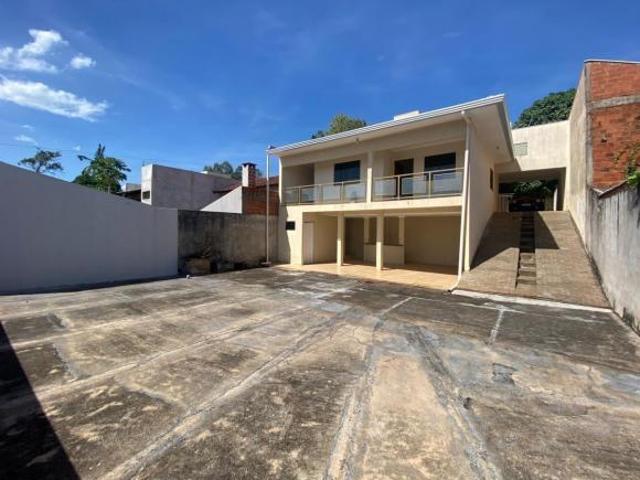 Casa para Venda em Umuarama, Jardim Vitoria, 3 dormitórios, 1 suíte, 1 banheiro, 3 vagas