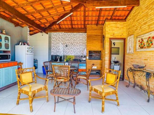 Casa para Venda em Ubatuba/SP 7 Dorm. 368 m2 Área Útil
