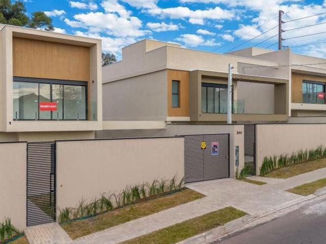 Casa para venda em Uberaba de 145.02m² com 3 Quartos, 3 Suites e 3 Garagens