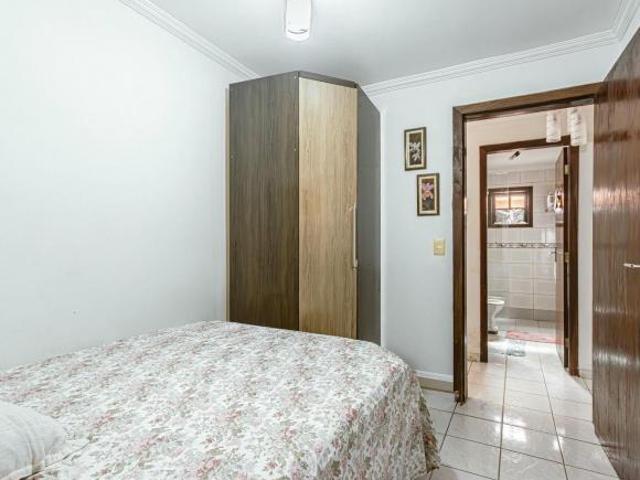 Casa para venda em Uberaba de 345.00m² com 5 Quartos, 3 Suites e 4 Garagens