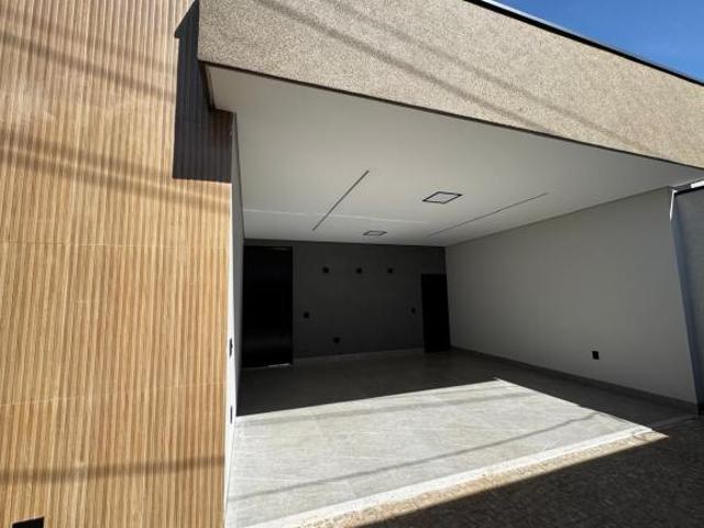 Casa para Venda em Uberlândia, Jardim Botânico, 3 dormitórios, 3 suítes, 4 banheiros, 2 vagas