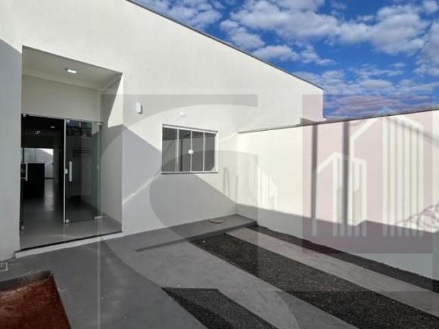 Casa para Venda em Uberlândia, Laranjeiras, 2 dormitórios, 1 suíte, 2 banheiros, 1 vaga
