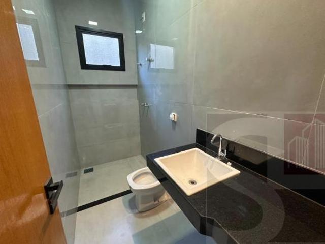 Casa para Venda em Uberlândia, São Jorge, 3 dormitórios, 1 suíte, 3 banheiros, 3 vagas