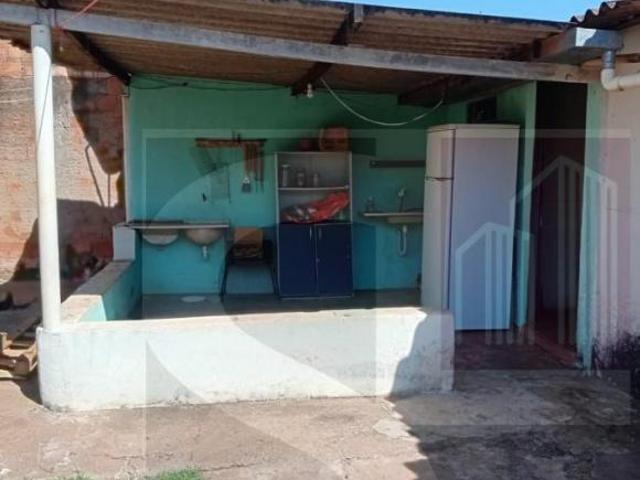 Casa para Venda em Uberlândia, Santa Mônica, 3 dormitórios, 1 suíte, 2 banheiros, 3 vagas