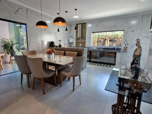 Casa para Venda em Uberlândia, Santa Mônica, 3 dormitórios, 1 suíte, 3 banheiros, 4 vagas