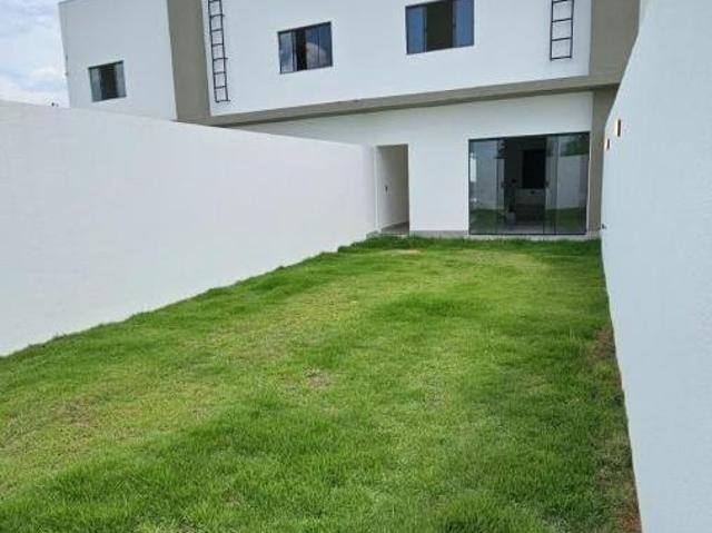 Casa para Venda em Uberlândia, Shopping Park, 2 dormitórios, 2 suítes, 3 banheiros, 4 vagas