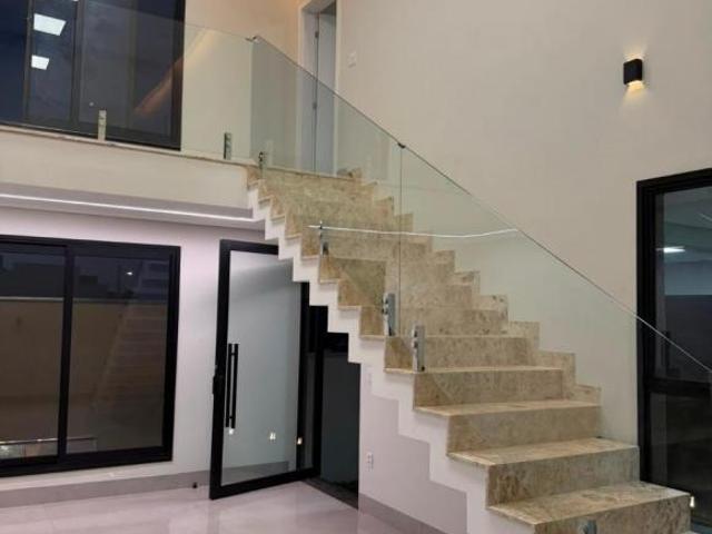Casa para Venda em Uberlândia/MG 2 Dorm. 240 m2 Área Útil