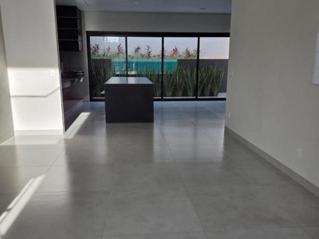 Casa para Venda em Uberlândia/MG 3 Dorm. 202 m2 Área Útil