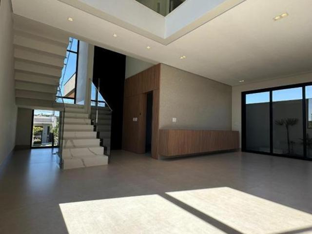 Casa para Venda em Uberlândia/MG 3 Dorm. 223 m2 Área Útil