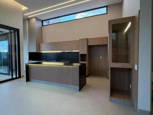 Casa para Venda em Uberlândia/MG 3 Dorm. 231 m2 Área Útil