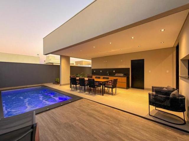 Casa para Venda em Uberlândia/MG 3 Dorm. 245 m2 Área Útil