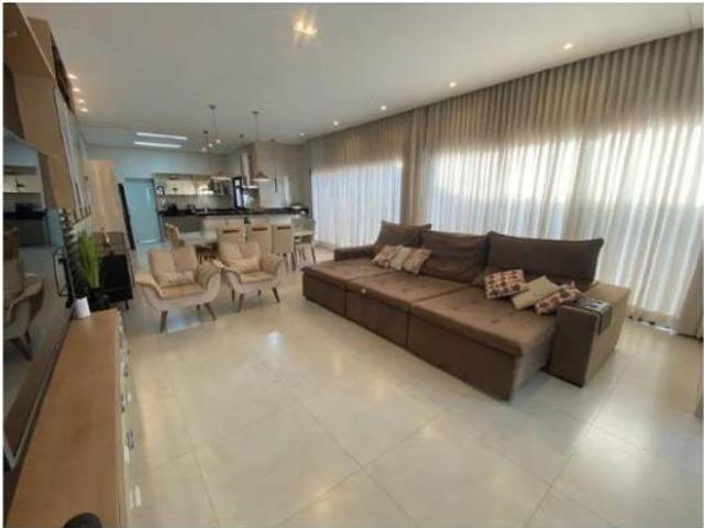 Casa para Venda em Uberlândia/MG 3 Dorm. 270 m2 Área Útil