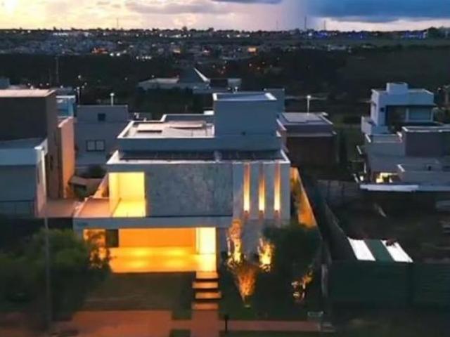 Casa para Venda em Uberlândia/MG 3 Dorm. 378 m2 Área Útil