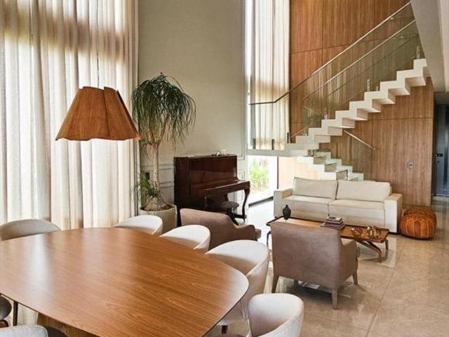 Casa para Venda em Uberlândia/MG 4 Dorm. 440 m2 Área Útil