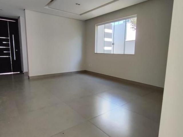 Casa para Venda em Uberlândia/MG 4 Dorm. 370 m2 Área Útil