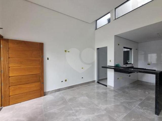 Casa para venda em Utinga de 168.00m² com 3 Quartos, 1 Suite e 2 Garagens