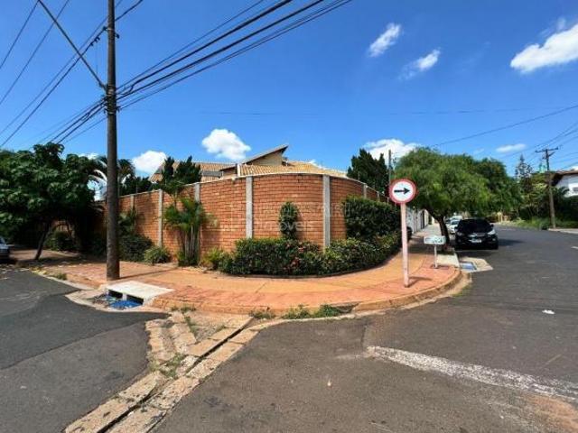 Casa para venda em Vale Das Rosas de 415.00m² com 4 Quartos, 4 Suites e 4 Garagens
