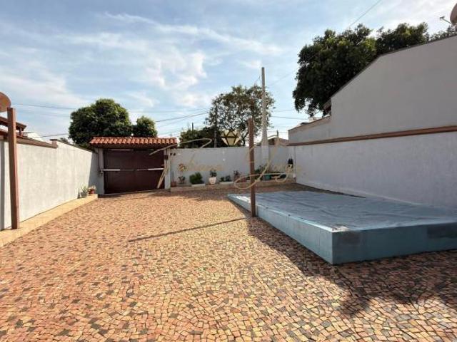 Casa para venda em Valinhos — ao lado da CLT, 3 dormitórios
