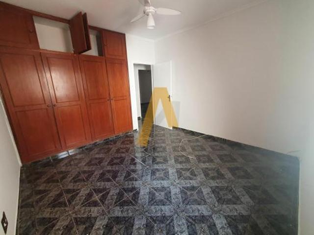 Casa para venda em Vila Tibério de 138.00m² com 3 Quartos, 1 Suite e 3 Garagens