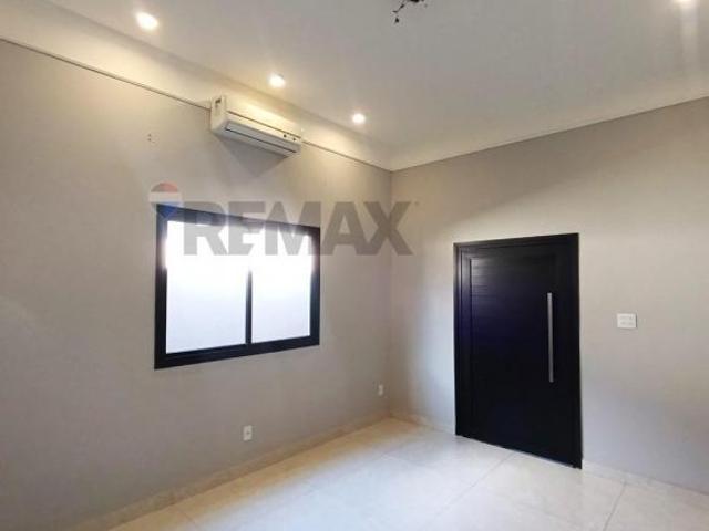 Casa para venda em Vila Tibério de 200.00m² com 3 Quartos, 1 Suite e 2 Garagens