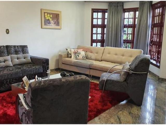 Casa para venda em Vila Trujillo de 425.00m² com 4 Quartos, 2 Suites e 2 Garagens