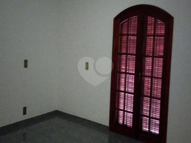 Casa para venda em Vila Tupi de 135.00m² com 3 Quartos, 1 Suite e 2 Garagens