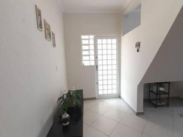 Casa para venda em Vila Vianelo de 170.00m² com 2 Quartos e 3 Garagens