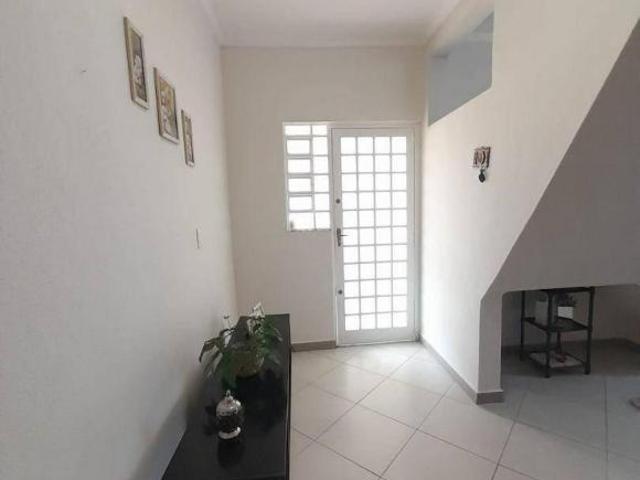Casa para venda em Vila Vianelo de 170.00m² com 2 Quartos e 3 Garagens